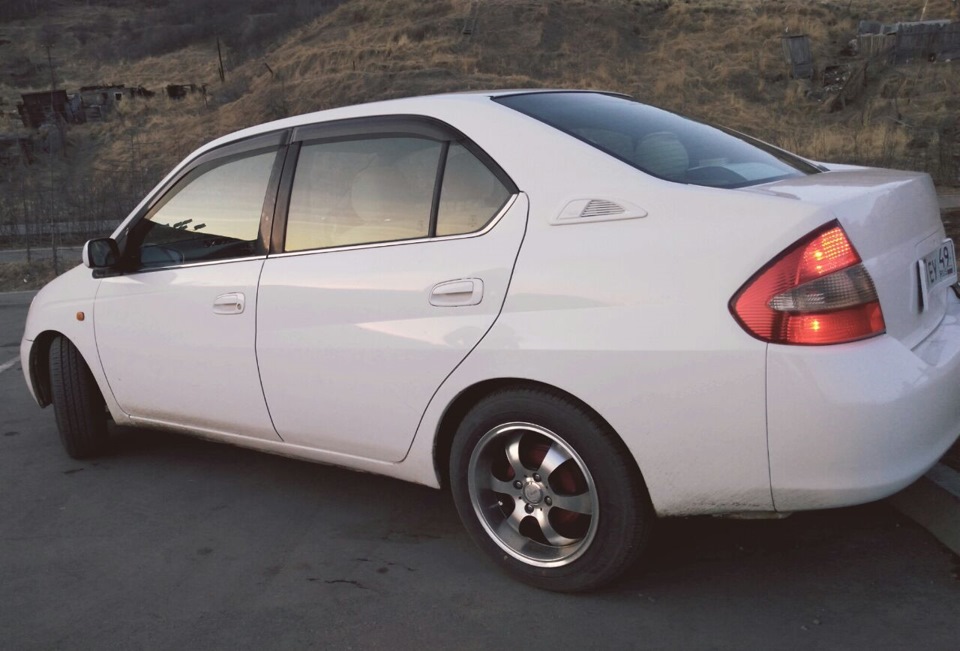 Переобулся. — Toyota Prius (11), 1,5 л, 2001 года | колёсные диски | DRIVE2