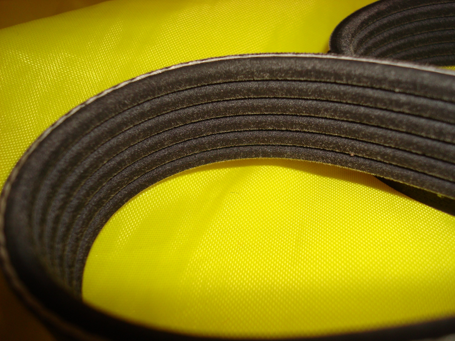 Замена ролика и ремня генератора. — Nissan Maxima QX (A32), 2 л, 1998 ...