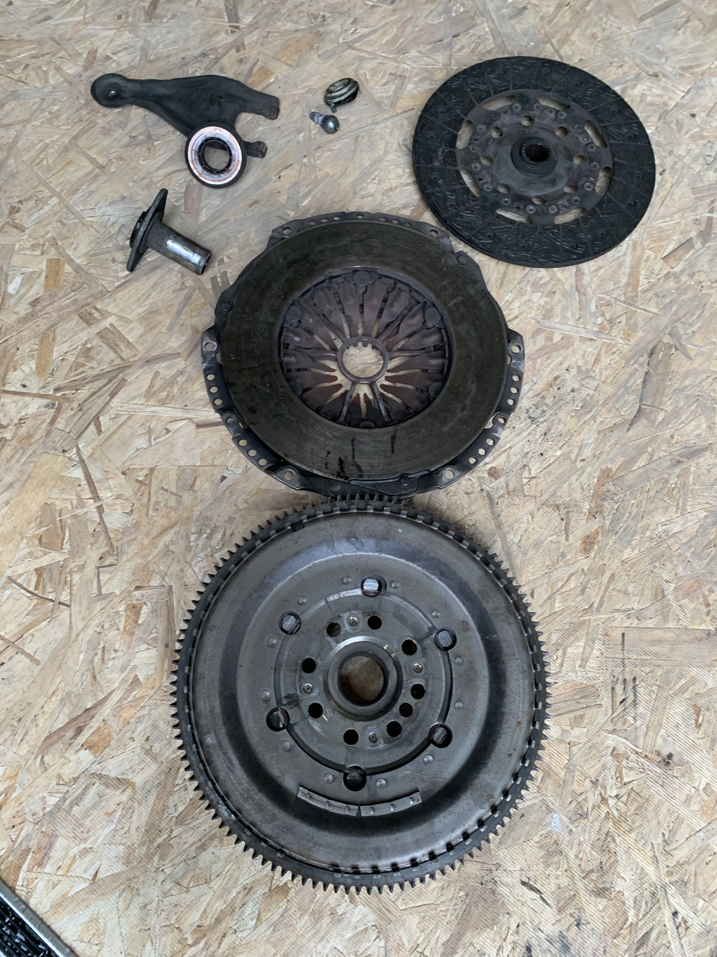 Замена маховика и комплекта сцепления. — Peugeot Boxer (2G), 2,2 л ...