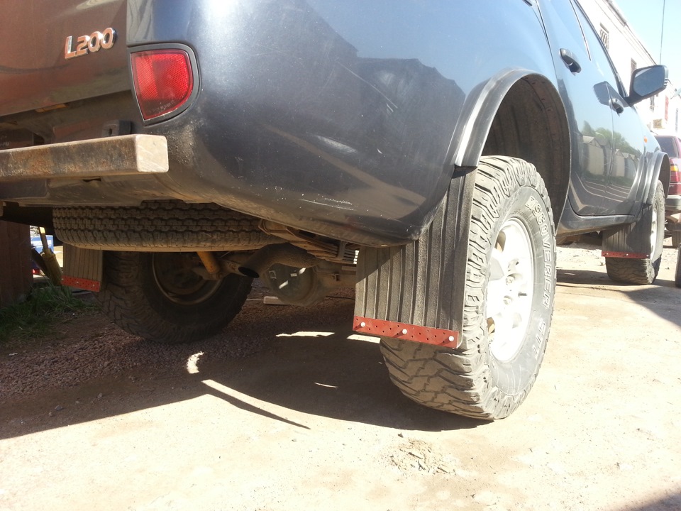 тюнинг брызговиков — Mitsubishi L200 (4G), 2,5 л, 2008 года ...