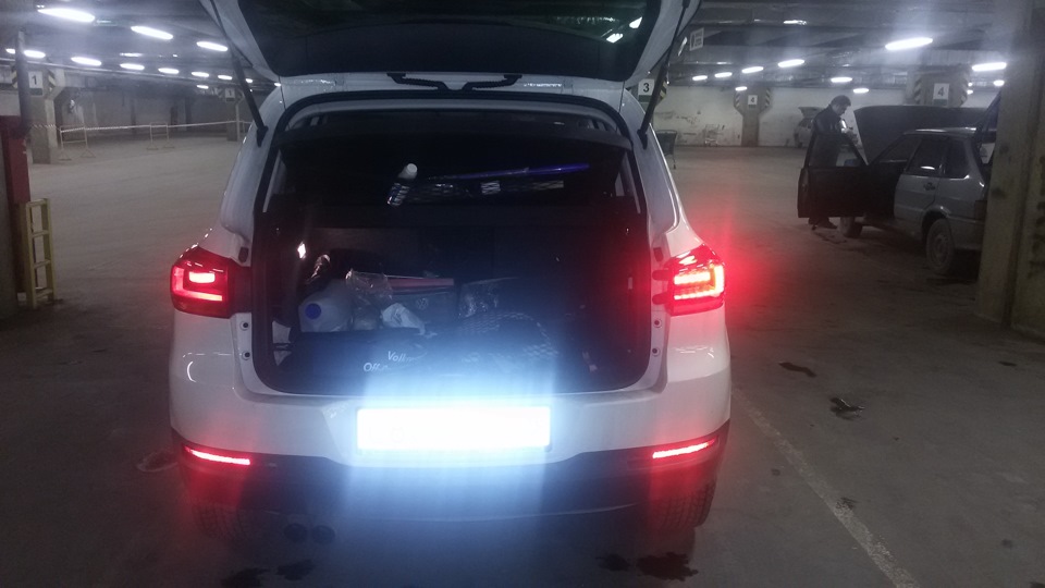 Задние ЛЕД фонари. — Volkswagen Tiguan (1G), 2 л, 2013 года | стайлинг ...
