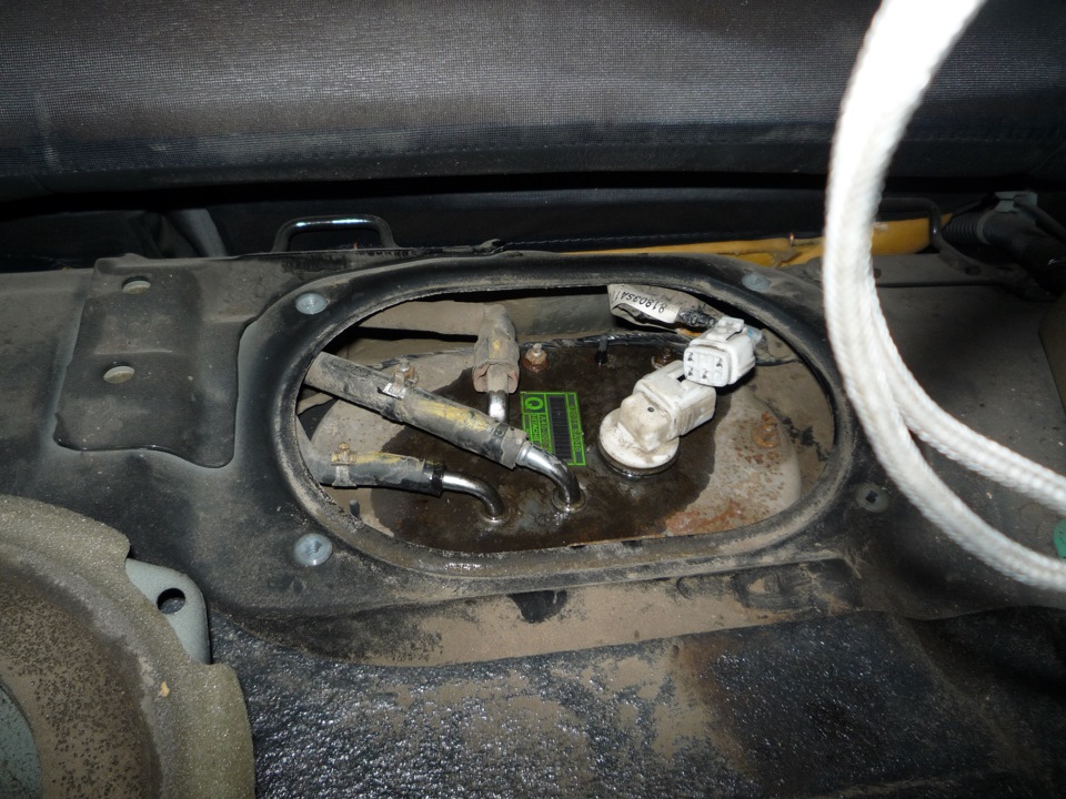 Из бака фуэл фильтр, спасибо, Азамат! — Subaru Forester (SG), 2,5 л ...