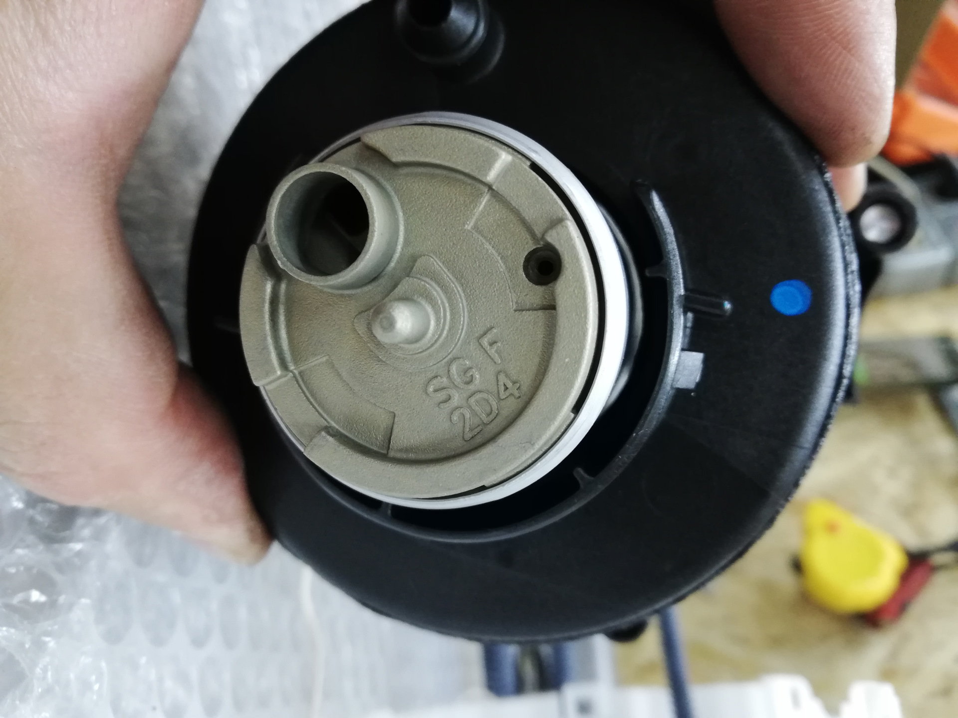 Заменил модуль бензонасоса в сборе. — Opel Antara, 3 л, 2013 года ...