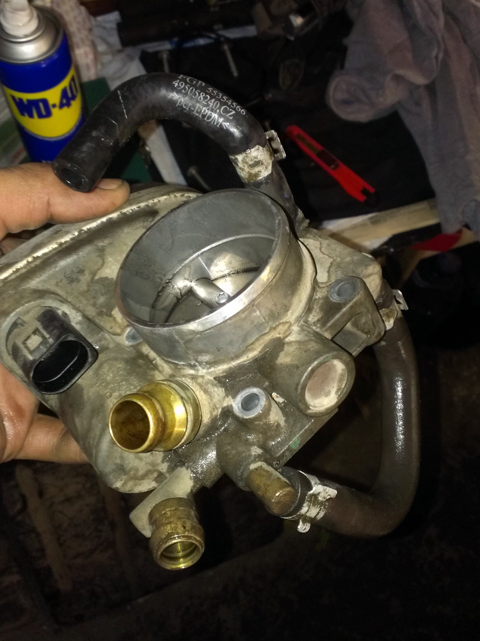 Чистка дроссельной заслонки — Opel Astra H GTC, 1,8 л, 2008 года ...