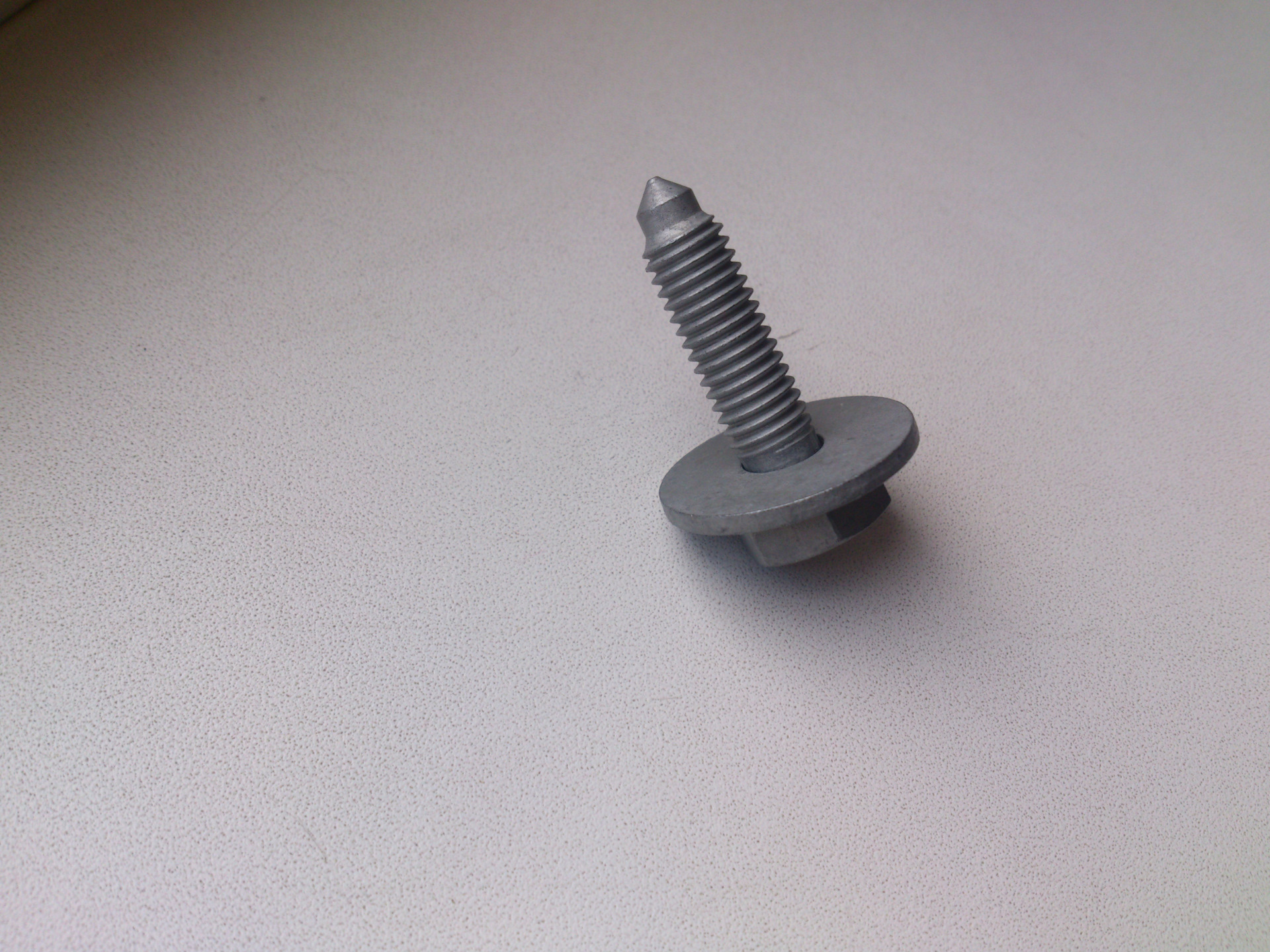 Клипсы и болтик. — Mercedes-Benz B-Class (W245), 1,7 л, 2007 года ...