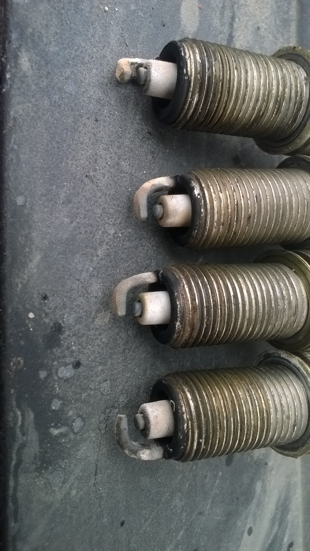 Замена свечей зажигания — Peugeot 407 SW, 2 л, 2006 года | расходники ...