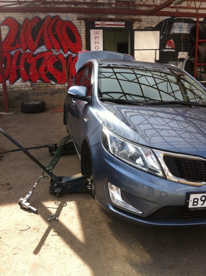 Накладки на пороги — KIA Rio (3G), 1,6 л, 2012 года | аксессуары | DRIVE2