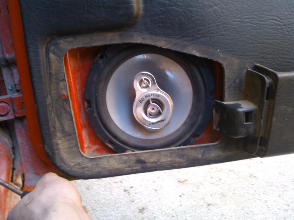 музыка… — SEAT Ibiza (021A), 1,2 л, 1990 года | автозвук | DRIVE2