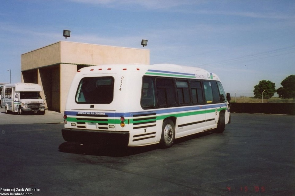 Mauck MSV 1120S Executive Coach Limousine\Advanced Bus Industries LLC ...