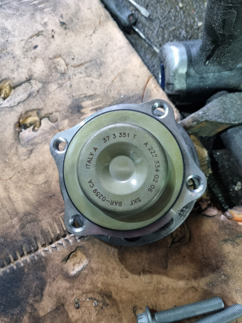 A2223340206 Ступица колеса в сборе с подшипником Mercedes | Запчасти на ...