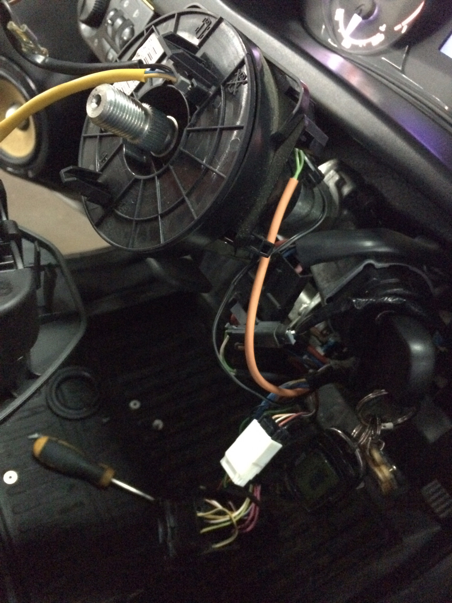 Подушка-нервотряпушка😤 — Lada Приора седан, 1,6 л, 2015 года ...