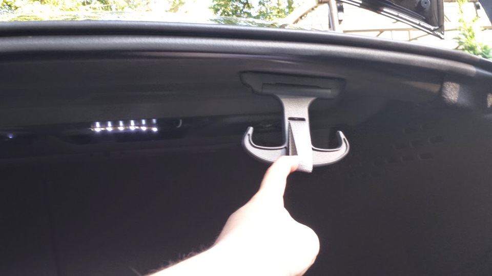 Крепление для сумок в багажном отделении — Audi A4 (B8), 1,8 л, 2014 ...