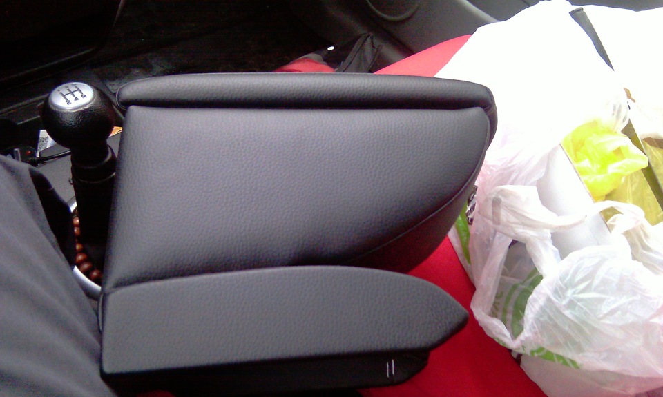 подлокотник ннада ?! — Suzuki SX4 (1G), 1,6 л, 2008 года | аксессуары ...