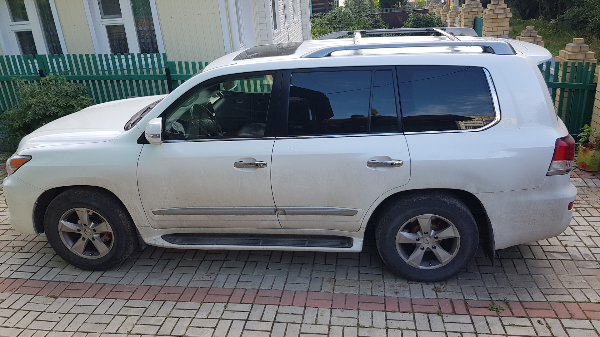 Lexus LX (URJ200/URJ201) 5.7 бензиновый 2012 | на DRIVE2