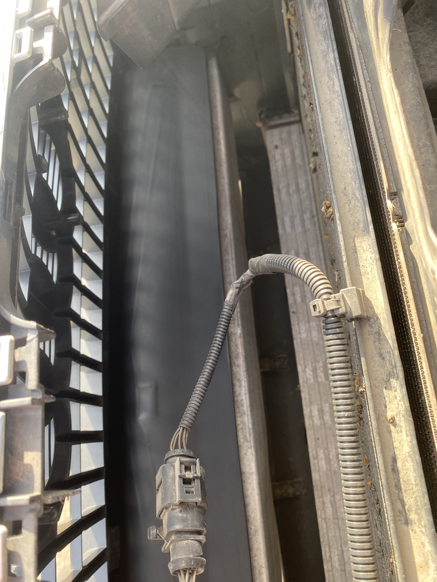 Пыльник усилителя — Audi Q5 (1G), 2 л, 2010 года | запчасти | DRIVE2