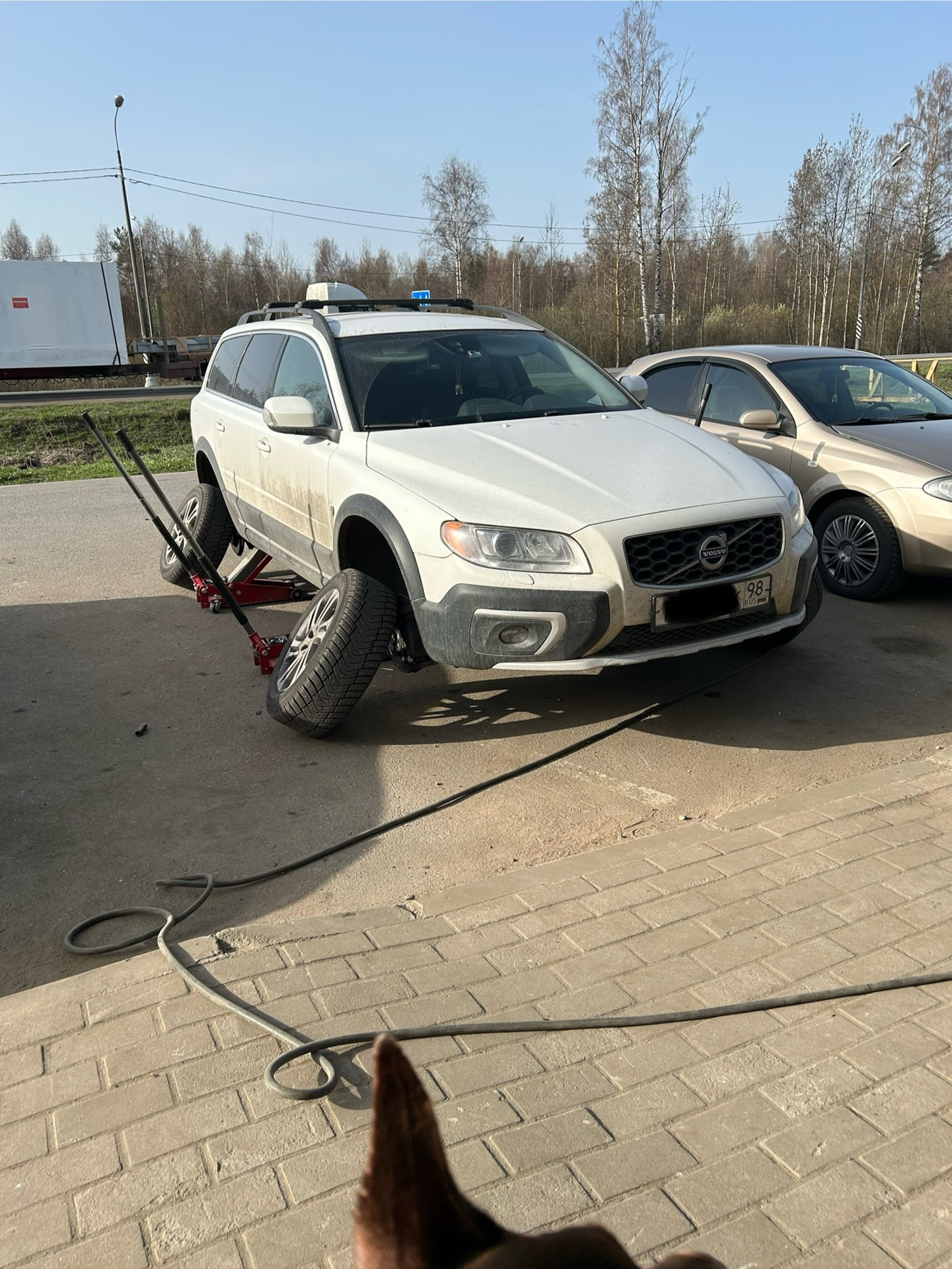 Весенний шиномонтаж — Volvo XC70 III, 2,4 л, 2013 года | шины | DRIVE2