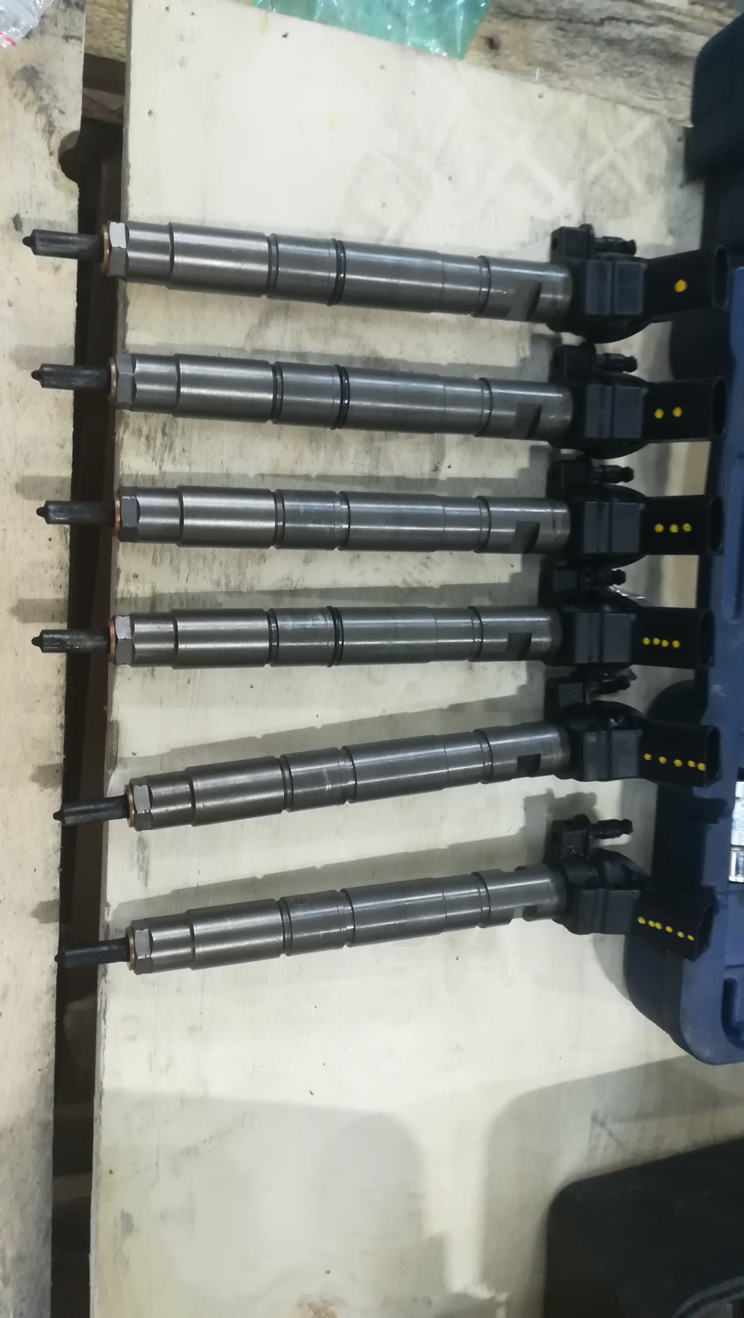 Замена форсунок 3.0БКС — Volkswagen Touareg (1G), 3 л, 2007 года ...