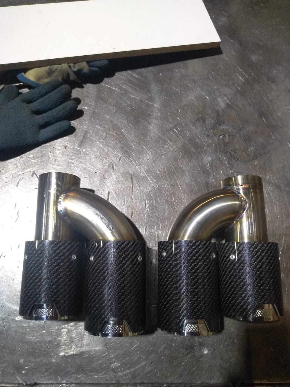 Раздвоенный выхлоп BMW F10 535i с двойными насадками — BMW 5 series ...