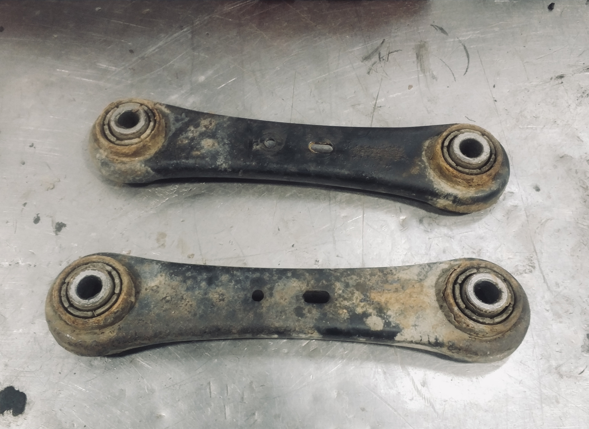 Замена рычагов задней подвески — Volvo XC60 (1G), 2,4 л, 2017 года ...