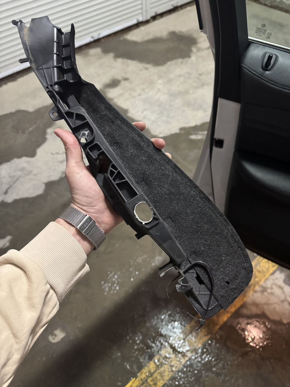 9. Ремонт панели кнопок регулировки сиденья. Отход пластика от сиденья ...