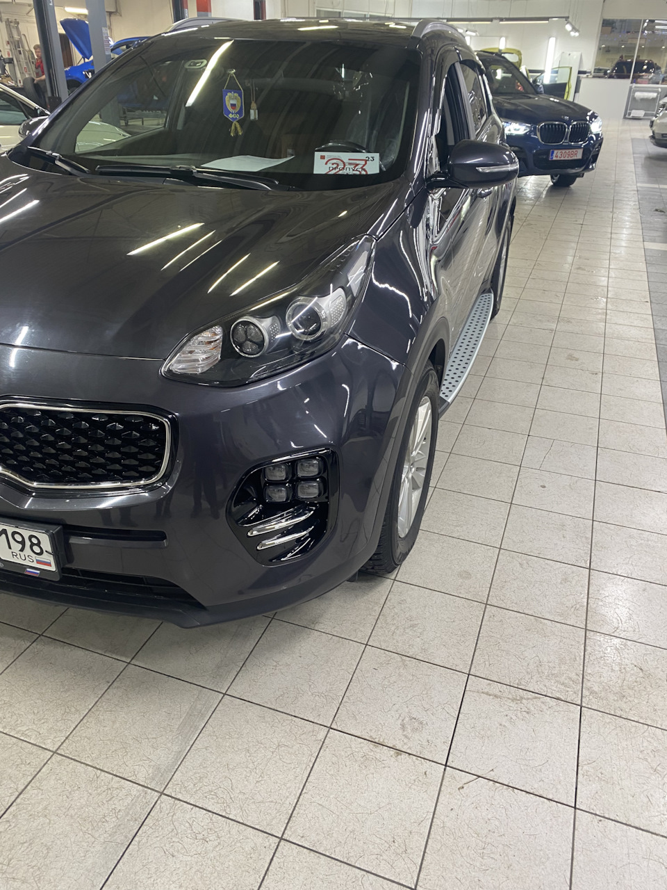 #2.Подножки BMW стайл орига — KIA Sportage (4G), 2 л, 2017 года ...
