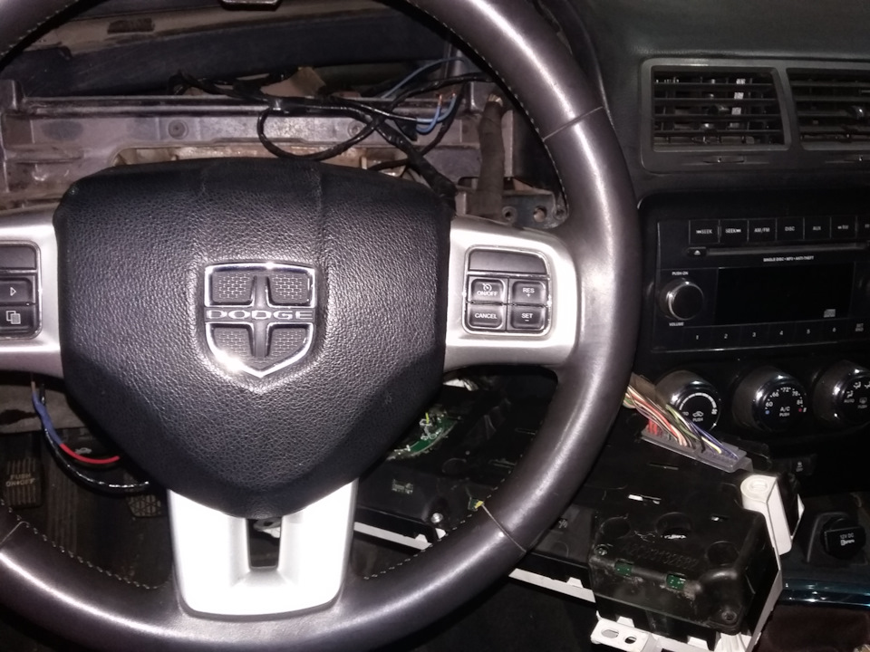 Фишка в приборку и FM модулятор в прикуриватель 😁 — Dodge Challenger, 5 ...