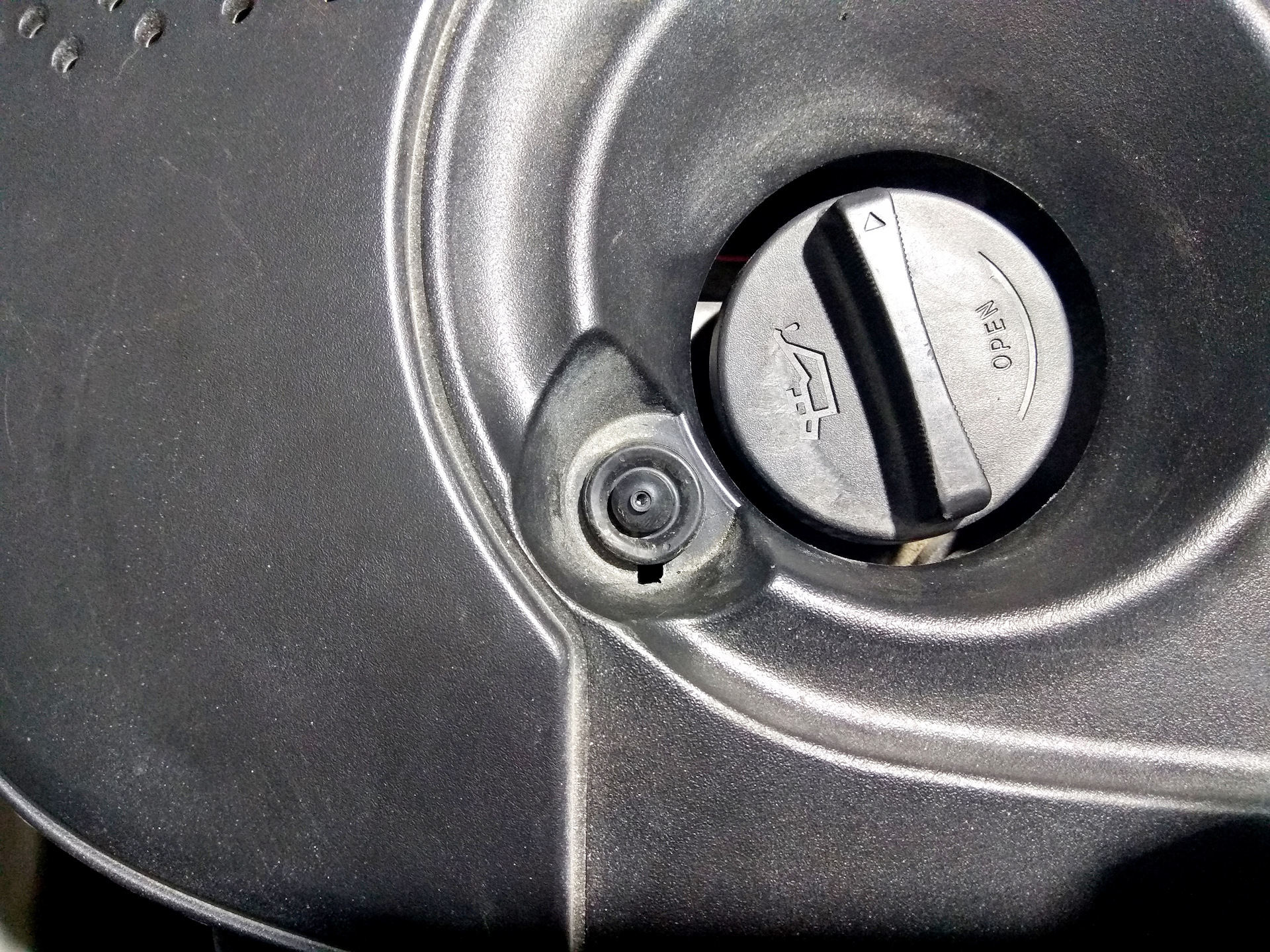 Декоративная крышка двигателя — по феншую. — Hyundai Santa Fe (2G), 2,7 ...