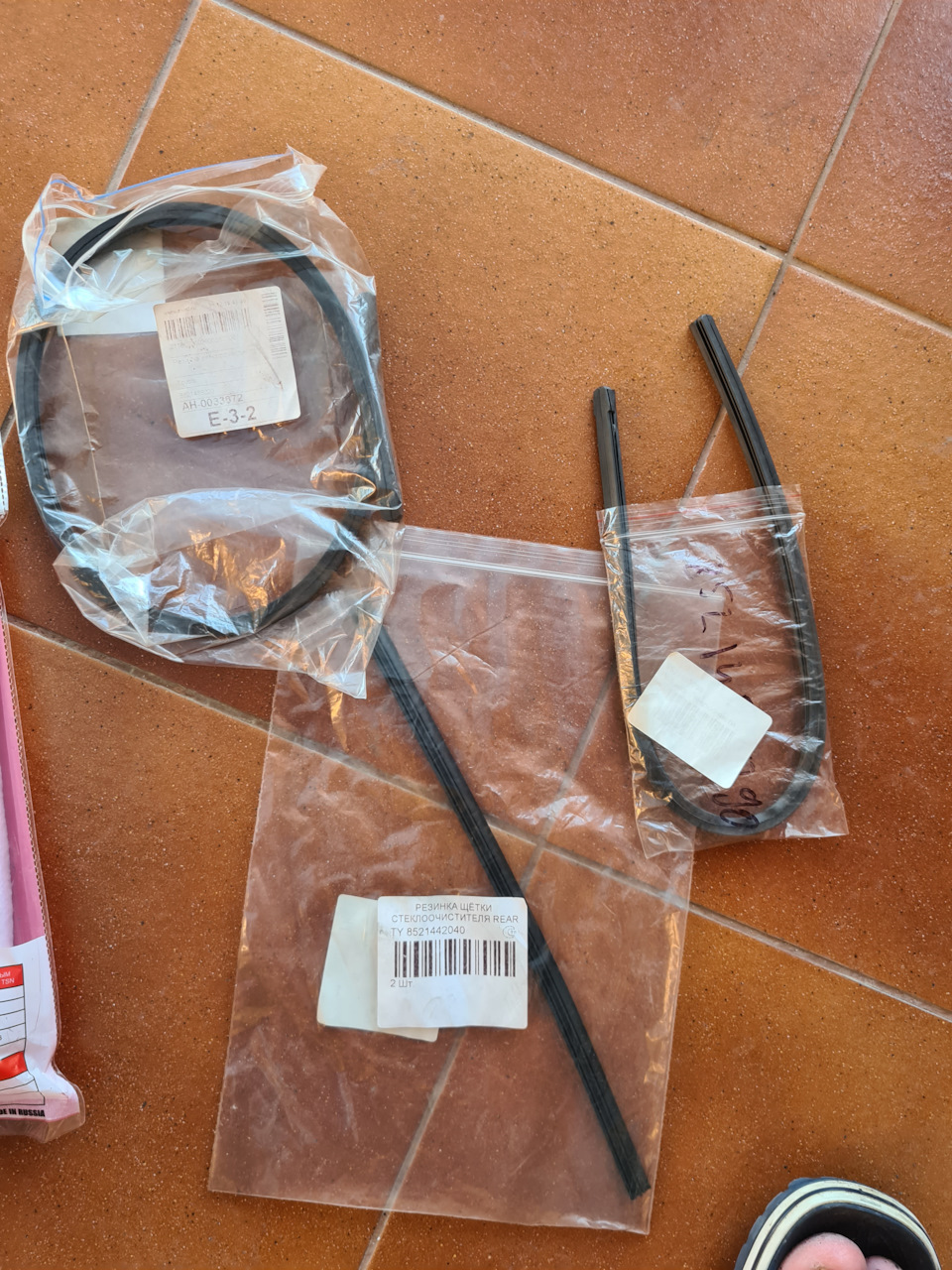 8521442040 РЕЗИНКА СТЕКЛООЧИСТИ TOYOTA LEXUS | Запчасти на DRIVE2