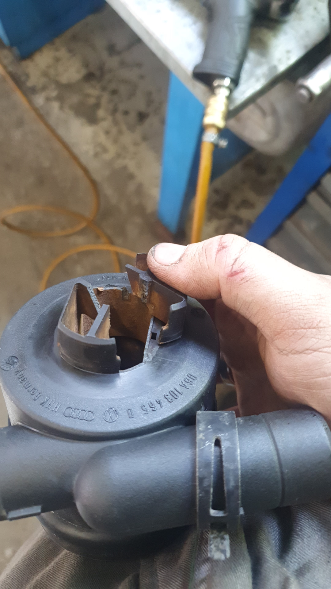 Прокладка клапанной крышки+маслоотделитель(заливная) — Volkswagen Golf ...