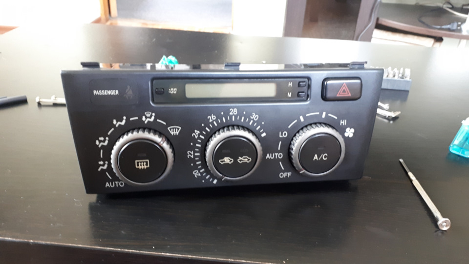 Замена ламп в блоке климата — Toyota Altezza, 2 л, 2000 года | поломка ...