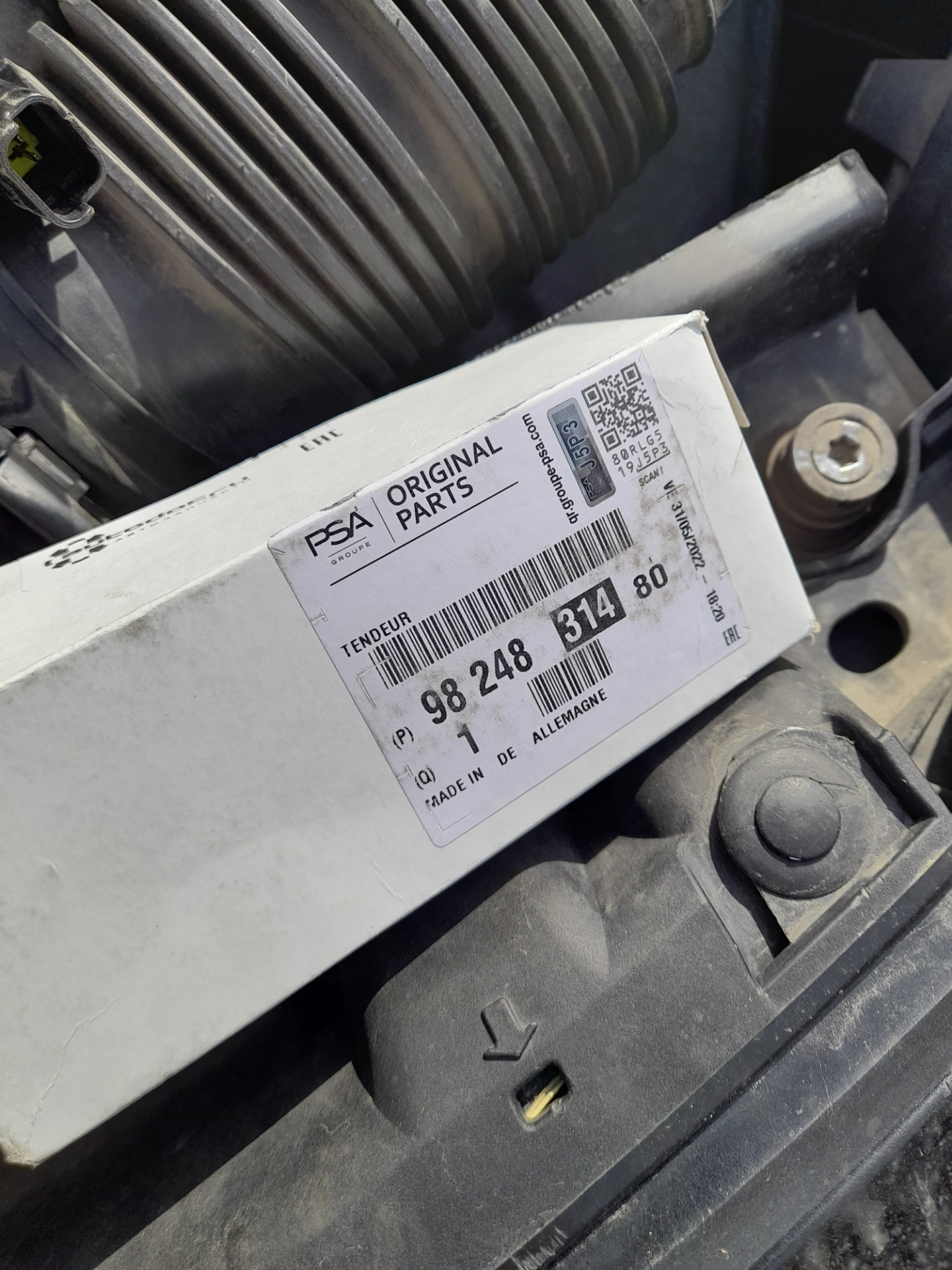 Замена натяжителя — Peugeot 308 SW (1G), 1,6 л, 2009 года | своими ...