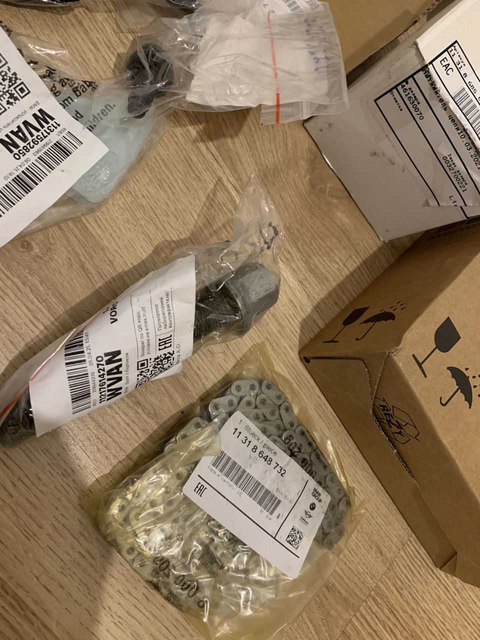 11217614270 Болт с буртиком BMW | Запчасти на DRIVE2