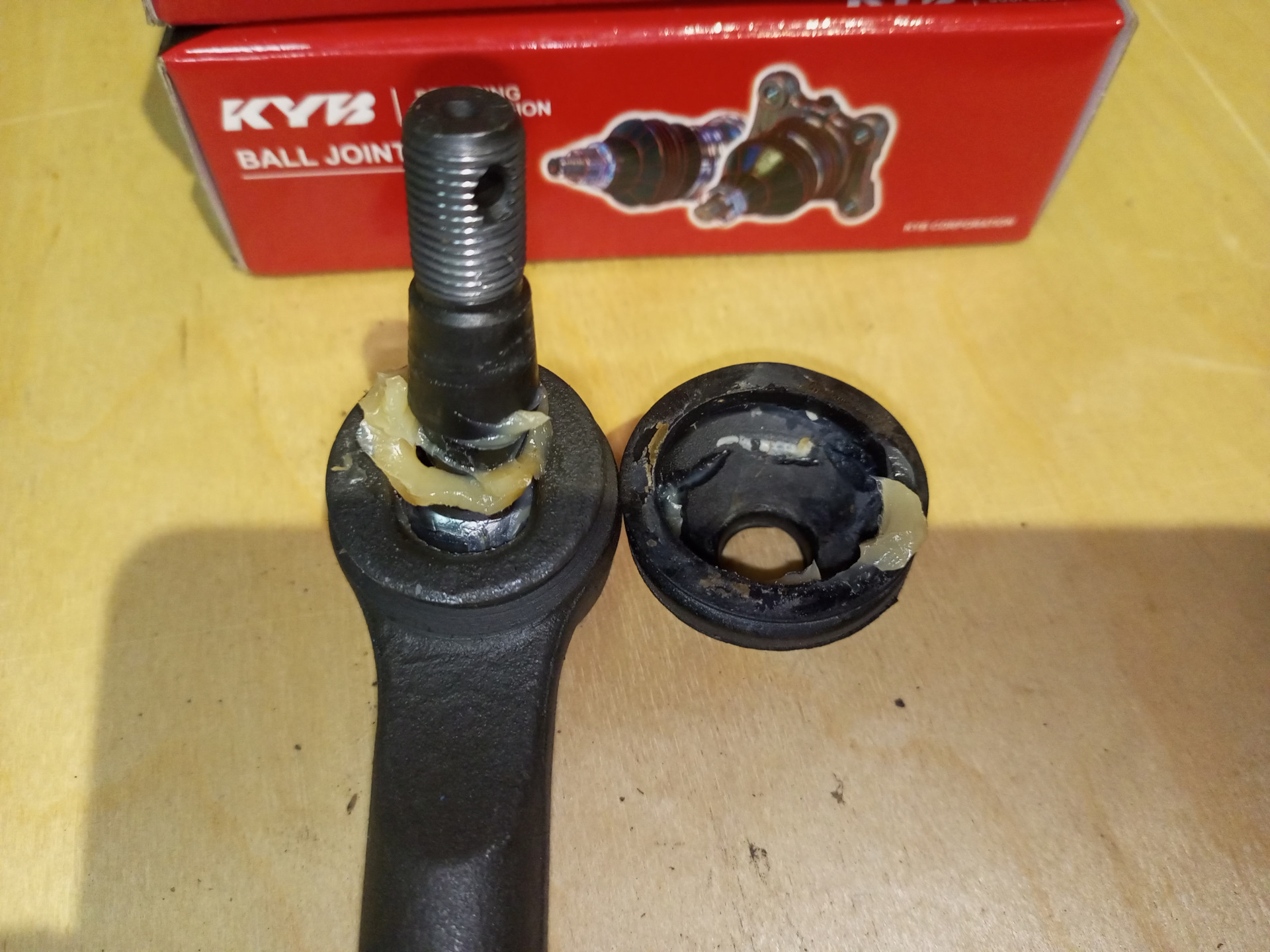 KYB. Рулевые наконечники. — Nissan Sunny (B15), 1,5 л, 2000 года | расходники | DRIVE2
