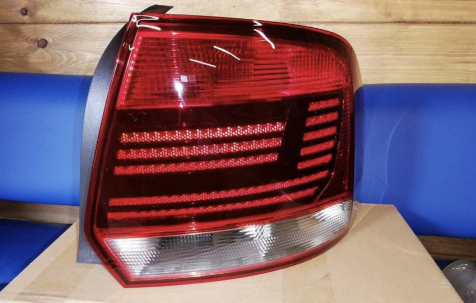 Замена задних фонарей от Polo sedan рестайлинг — Volkswagen Polo Sedan ...