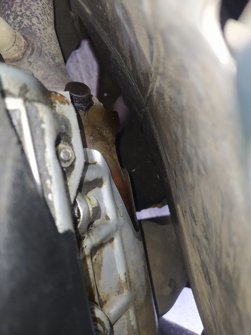 4. Течь масла, нужна помощь. — Audi A6 (C5), 2,4 л, 1998 года ...