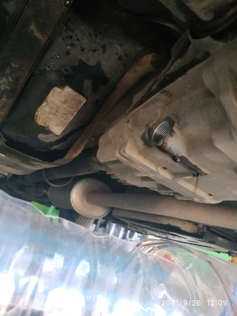 Замена масла в редукторе — Honda CR-V (RE), 2,4 л, 2008 года | плановое ...
