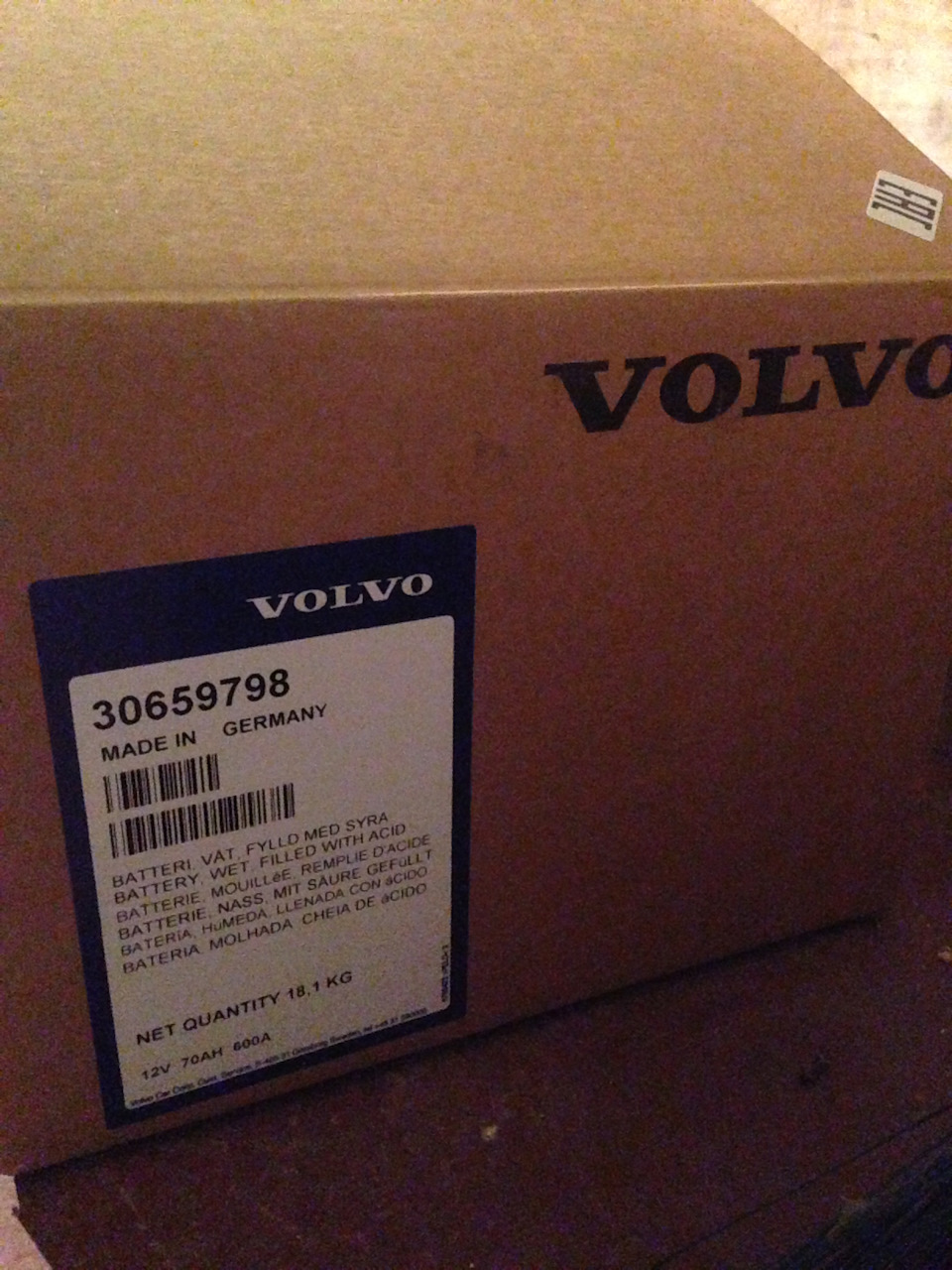 Заменил аккумулятор и по мелочи — Volvo S80 (2G), 2,5 л, 2010 года ...