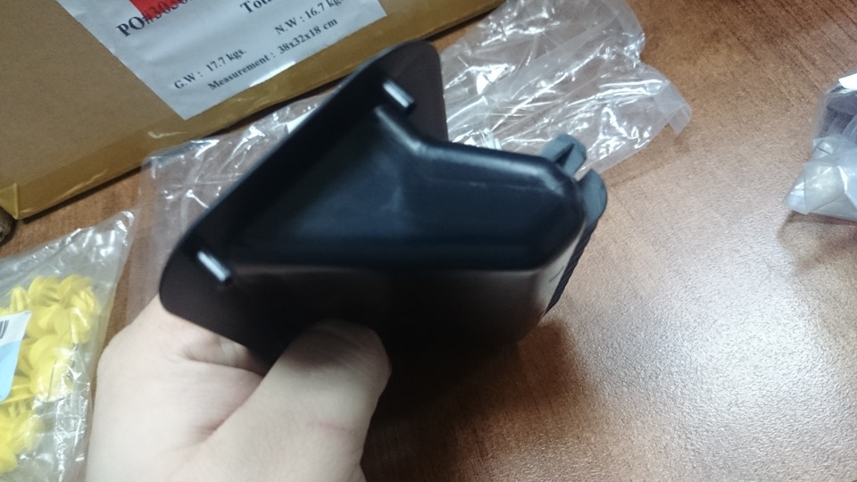 VAGовские клипсы и ручки багажного отделения — Lada Приора хэтчбек, 1,6 ...