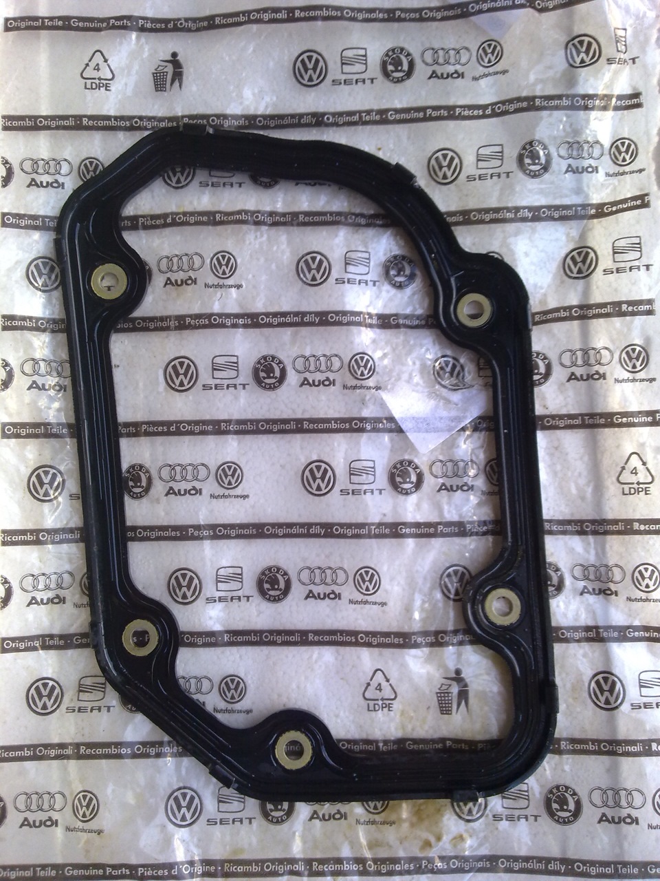 Кронштейн с радиальным шарикоподшипником 02T 311 206 E — бортжурнал ...