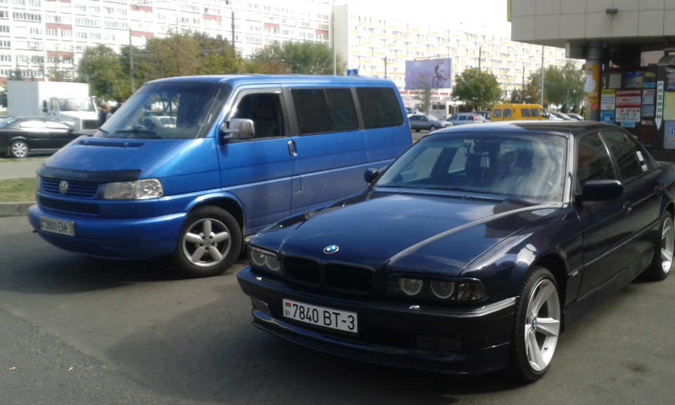 VW Т4 VS BMW 7 — Volkswagen Multivan (T4), 2,5 л, 1999 года | фотография | DRIVE2