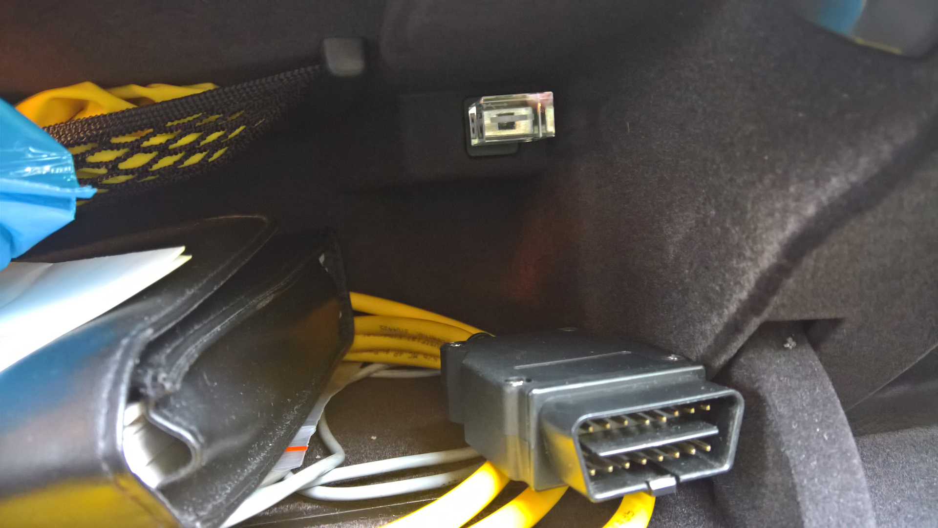 USB в бардачек — BMW 3 series (F30), 1,6 л, 2013 года | другое | DRIVE2