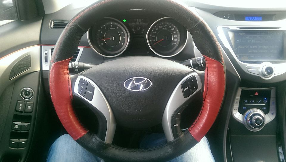 Обшил руль кожей — Hyundai Elantra (5G), 1,6 л, 2013 года | аксессуары ...