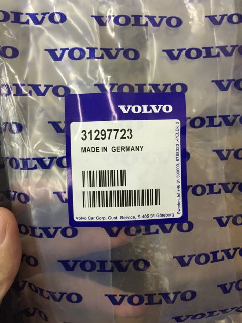 31297723 Правый уплотнитель лобового стекла Volvo | Запчасти на DRIVE2