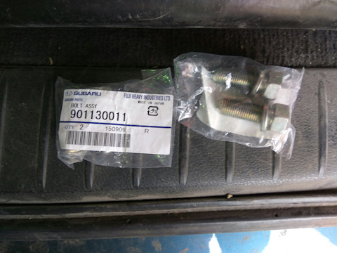 901130011 Болт крепления скобы суппорта SUBARU | Запчасти на DRIVE2