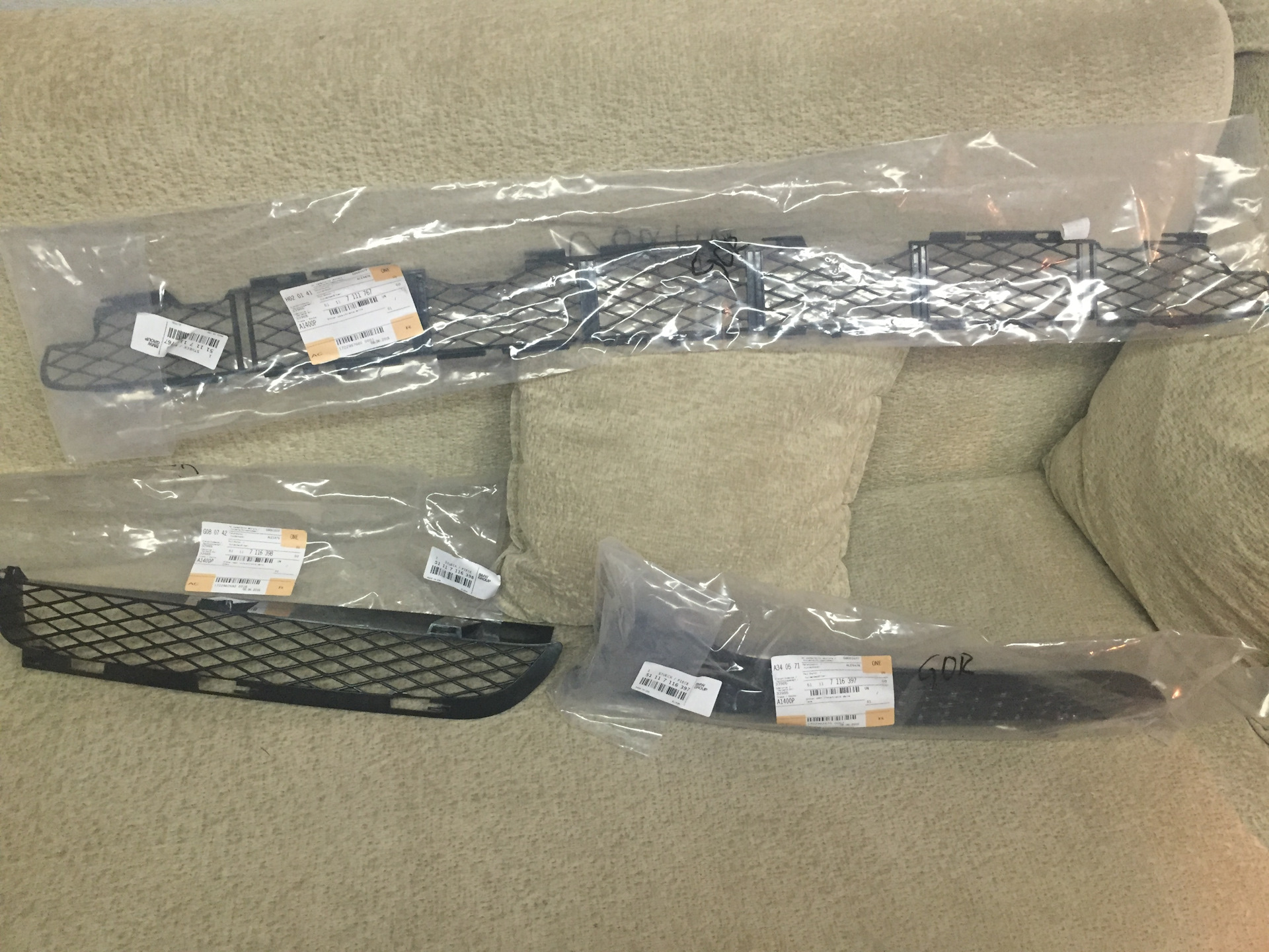 Черные сетки переднего бампера — BMW X5 (E53), 3 л, 2006 года ...