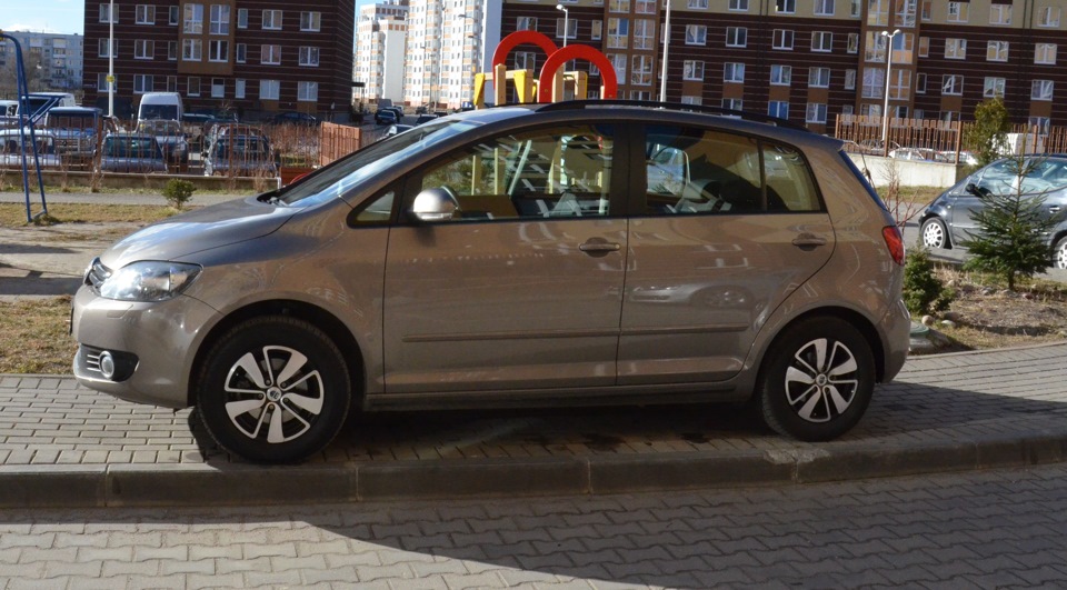 Красноярские K&K — Volkswagen Golf Plus, 1,6 л, 2013 года | колёсные ...