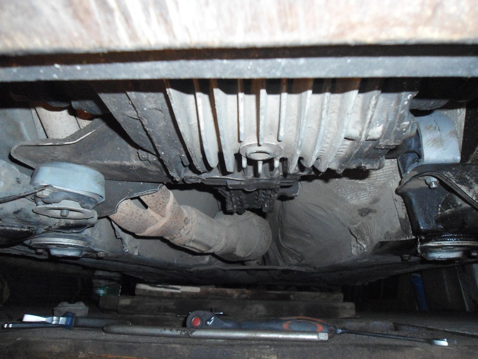 Замена подушек МКПП 1.6 AHL — Volkswagen Passat B5, 1,6 л, 1998 года ...