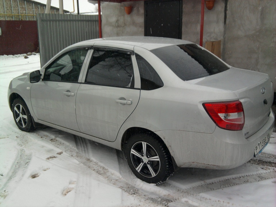 Замена ролика грм — Lada Гранта (1G), 1,6 л, 2012 года | визит на ...