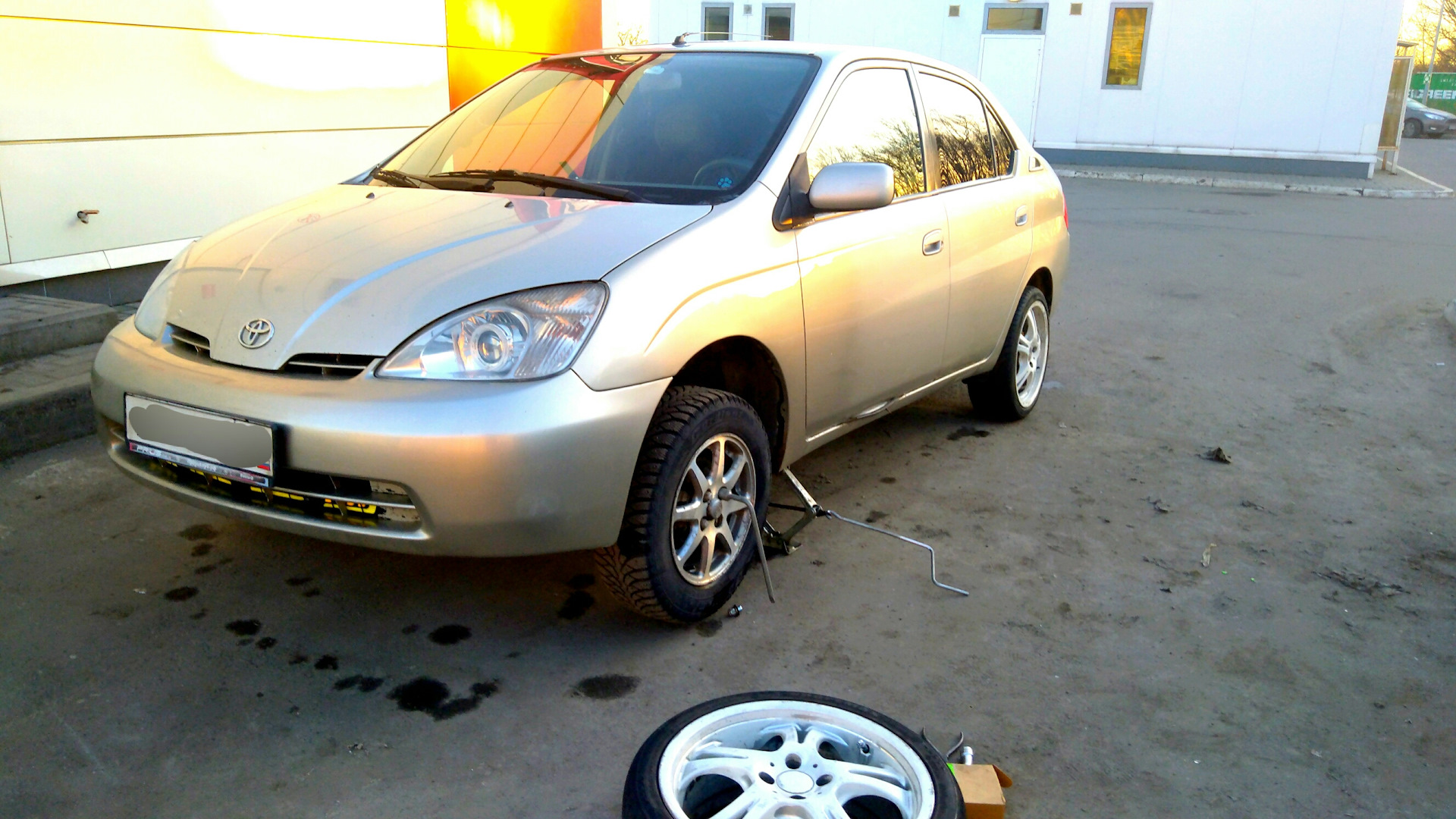 Переобувка на лето — Toyota Prius (11), 1,5 л, 2002 года | колёсные ...