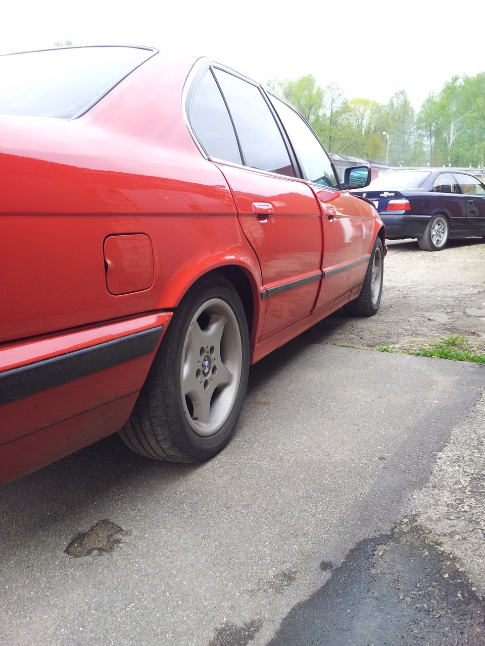 Что лучше ставить R16 или R17 ? — BMW 5 series (E34), 2,5 л, 1991 года ...